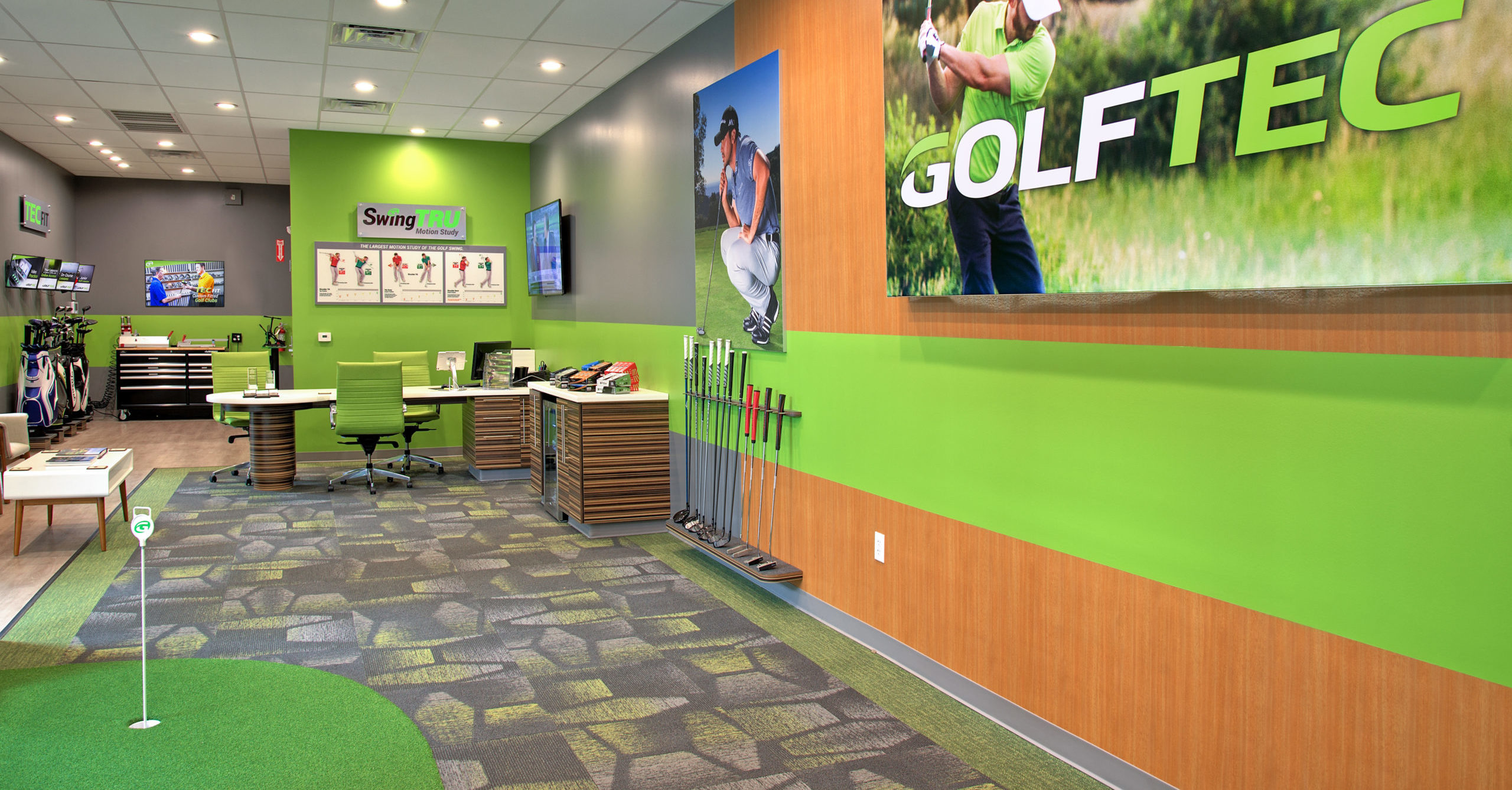 GOLFTEC Opens New Training Center outside of Montreal - GOLFTEC News